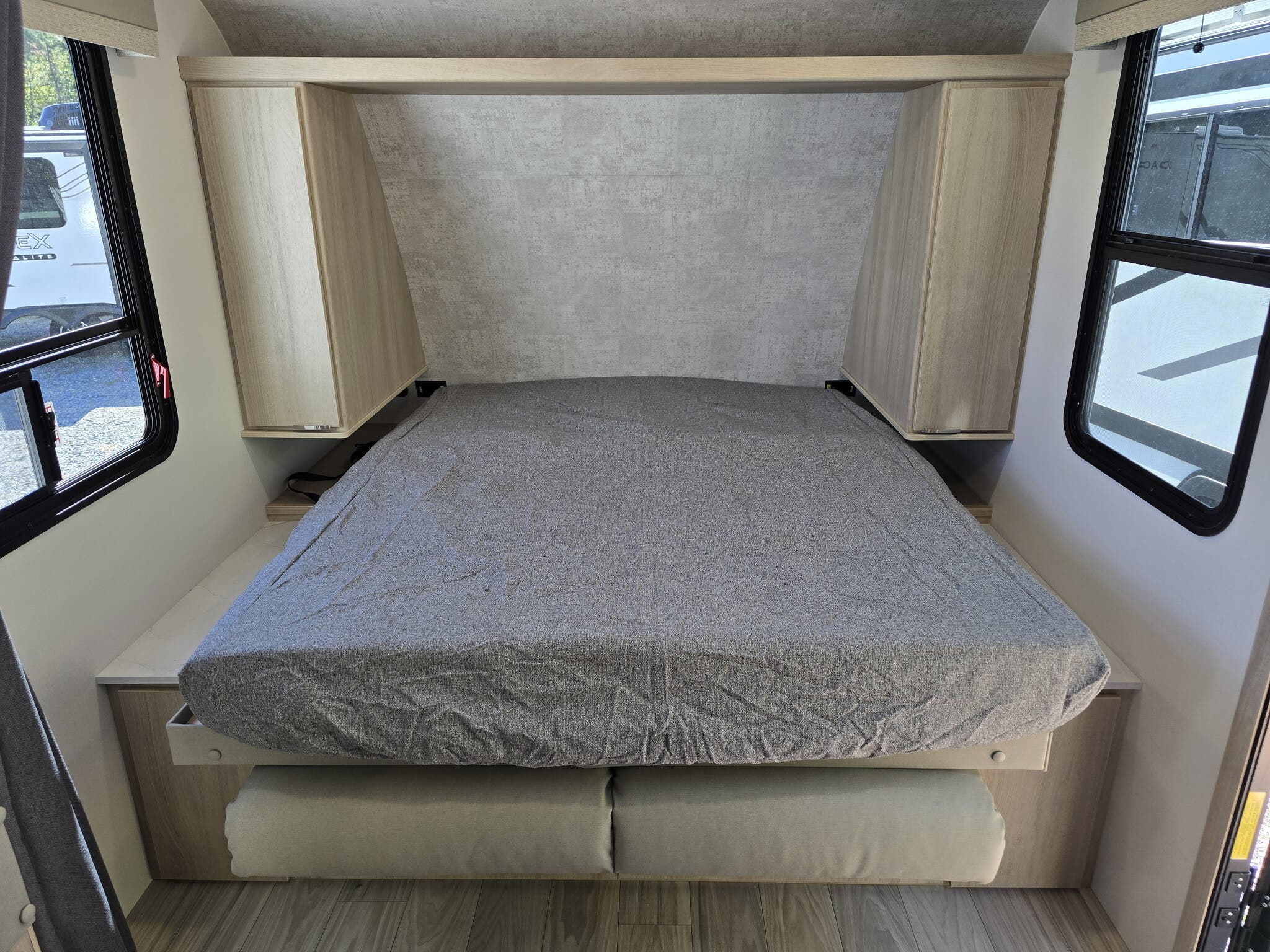 New 2025 Winnebago Micro Minnie 2108DS for sale in Egg Harbor City, NJ