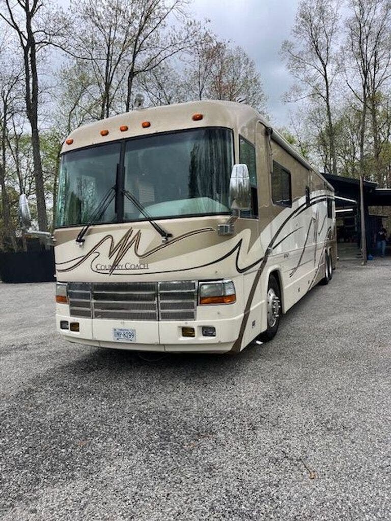 2001 Country Coach Affinity 505hp-Caterpillar 42' Double Slide | Gold ...